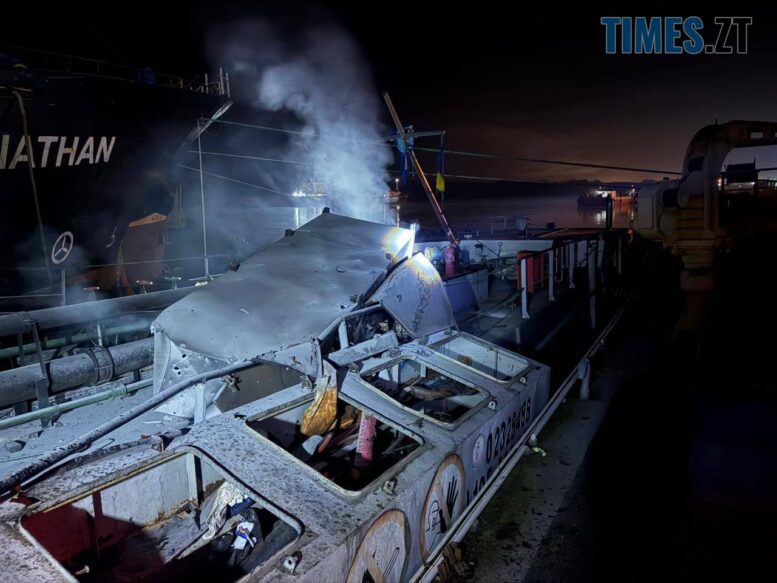 Вночі російські терористи атакували житлові будинки українців та об ...